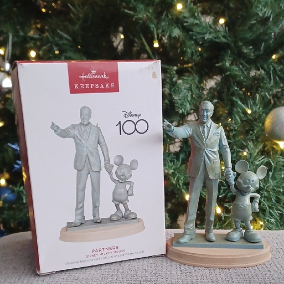 Hallmark | Holiday | Hallmark Keepsake Partners Statue Walt Disney 0 ...